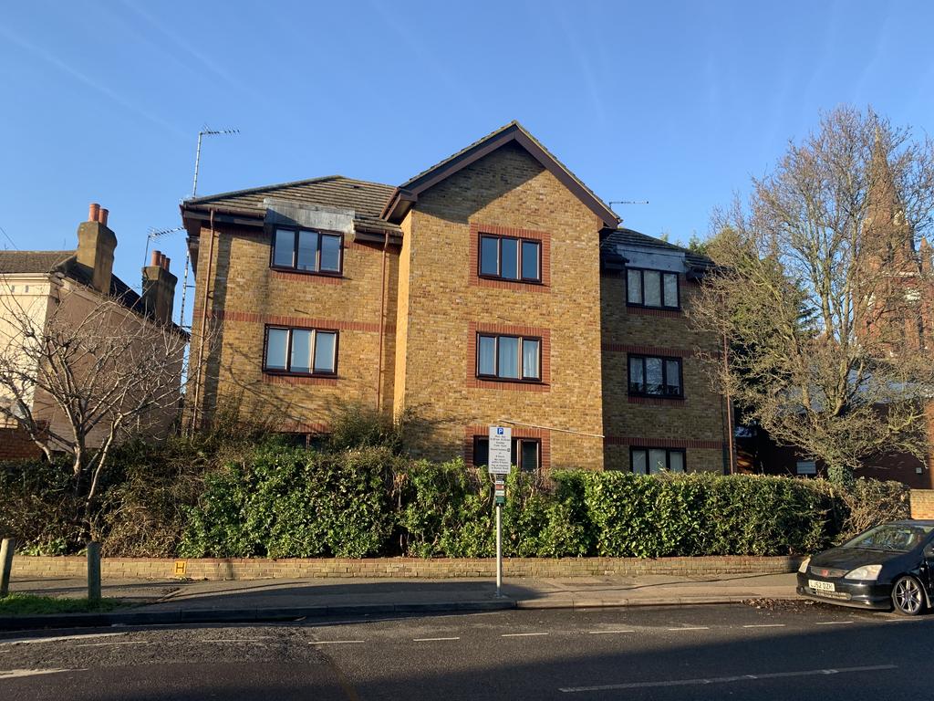 Acre Road, Kingston upon Thames KT2 1 bed flat - £1,300 pcm (£300 pw)