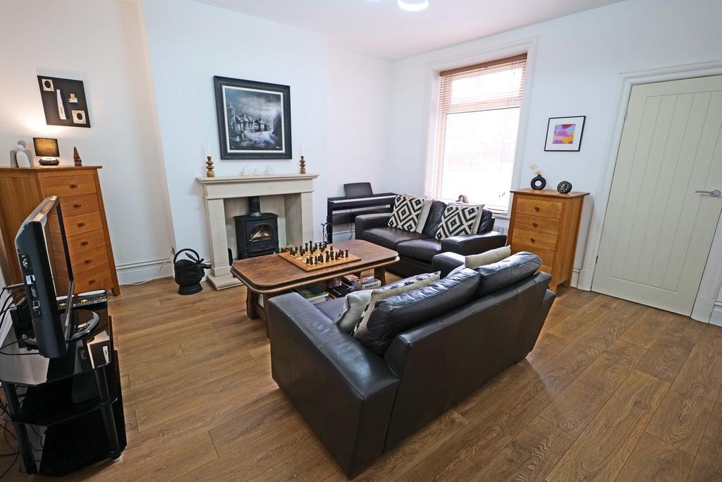 Park Avenue, Barnoldswick, BB18 4 bed terraced house for sale - £219,950