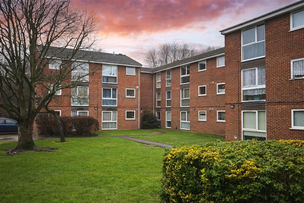 Trinity Street, Enfield 1 bed apartment for sale - £220,000