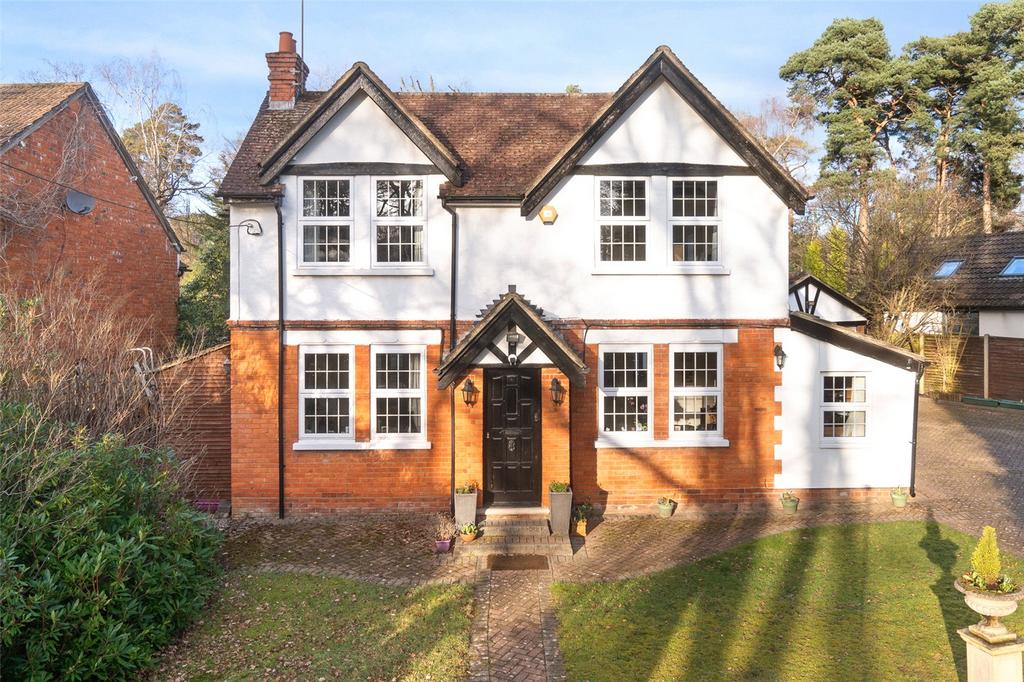Hatch Ride, Berkshire RG45 4 bed detached house for sale - £1,100,000
