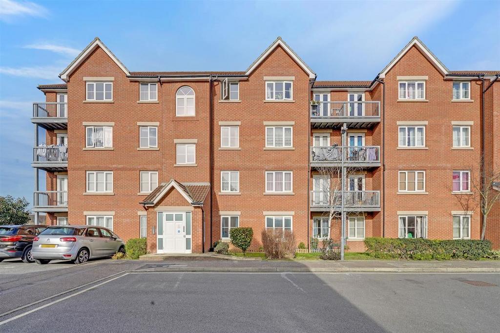 Tallow Close, Dagenham, Essex 2 bed apartment - £265,000