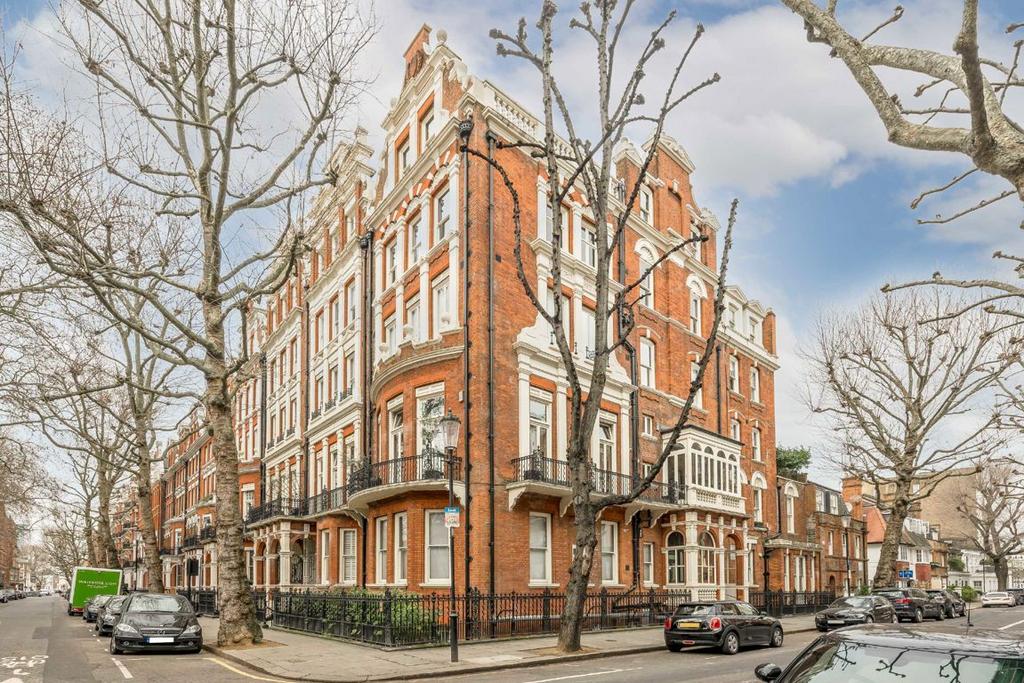 Bramham Gardens, London SW5 1 bed flat - £2,747 pcm (£634 pw)