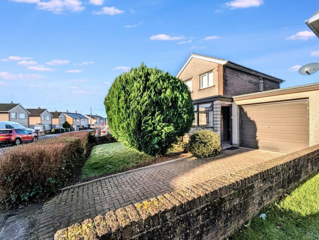 Maple Close, Maryport CA15 3 bed link detached house for sale - £170,000