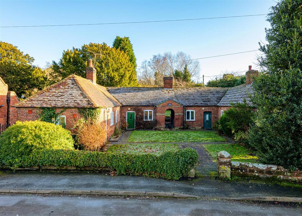 Almshouses, Tong Village, Shifnal... 4 bed house for sale - £250,000