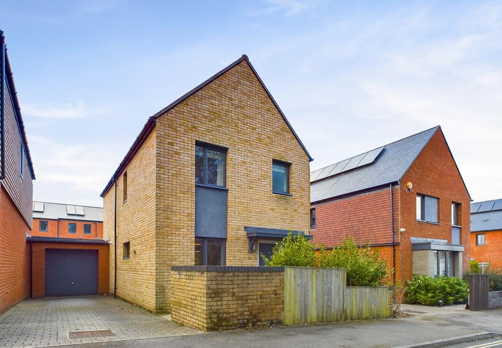 Forester Walk, Bordon, Hampshire, GU35 3 bed detached house for sale ...