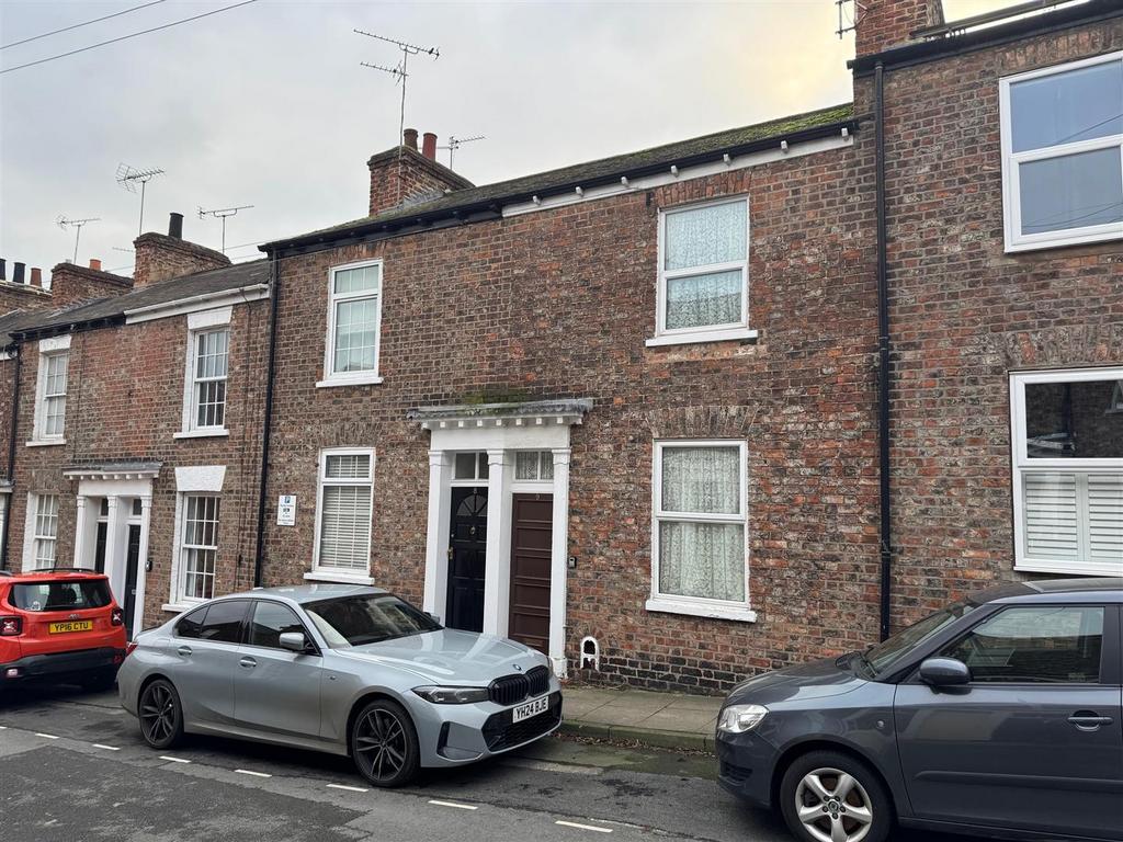 Buckingham Street, York, YO1 6DW 2 bed terraced house - £260,000