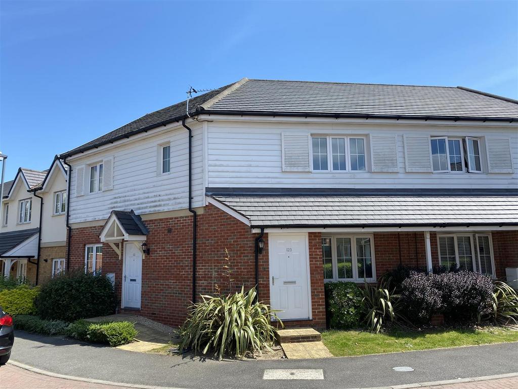 Bedford Drive, Fareham PO14 2 bed flat - £1,200 pcm (£277 pw)