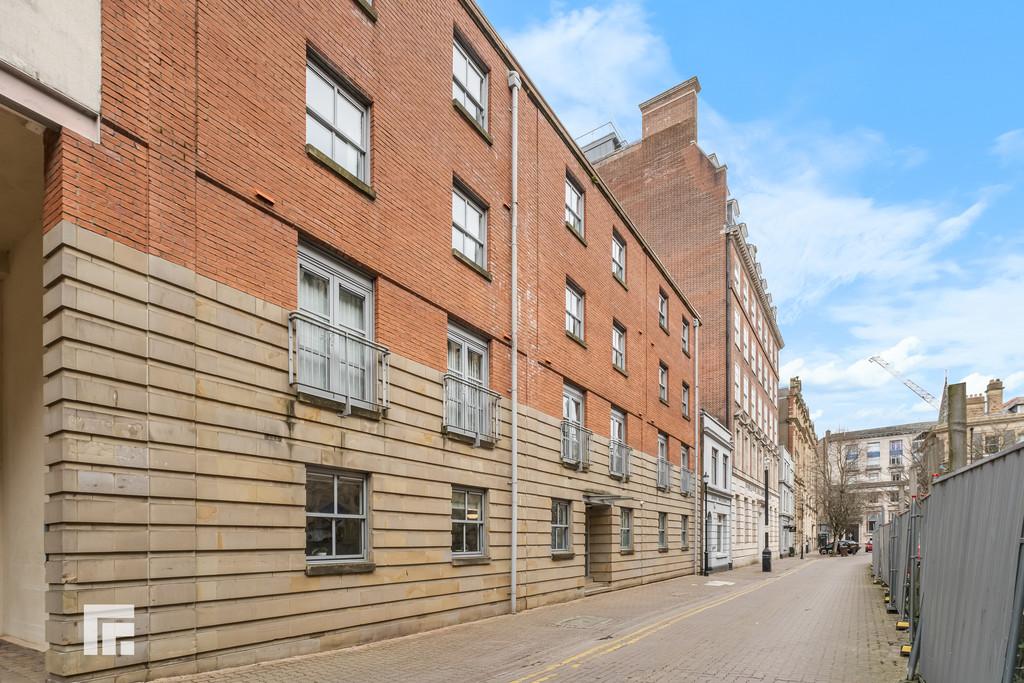 St James Mansions, Mount Stuart... 2 bed apartment - £185,000