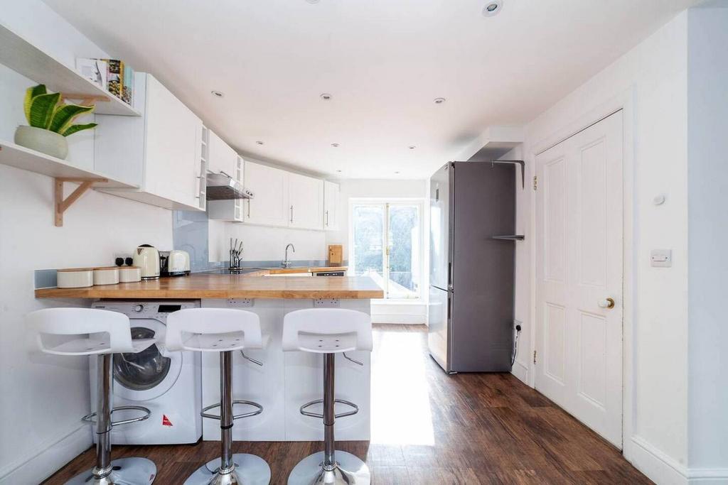 Hill Rise, Richmond, RICHMOND, TW10 3 bed maisonette to rent - £4,000 ...