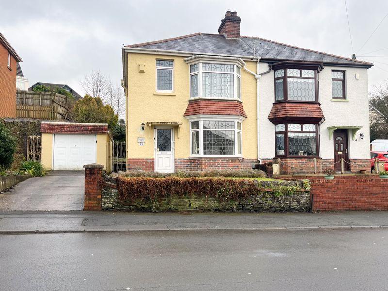 46 Hillside, Neath, SA11 1TN 3 bed semi-detached house for sale - £210,000