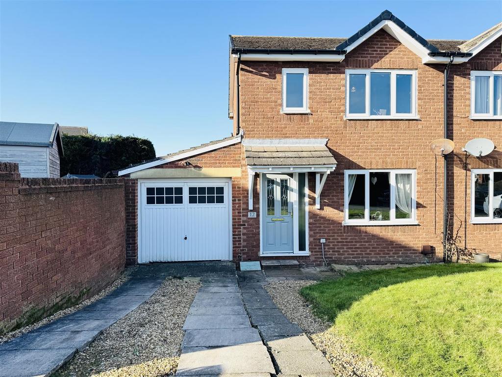 Woodlands Drive, Skelmanthorpe, HD8 9DB 3 bed semi-detached house for ...