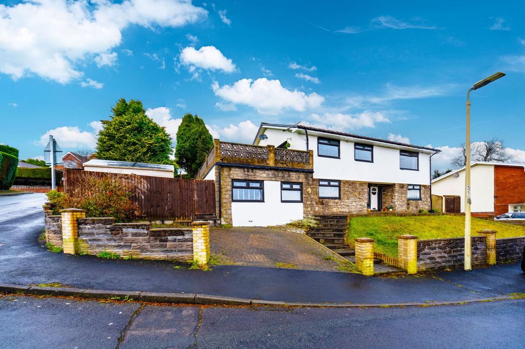 Pentwyn Isaf, Energlyn, Caerphilly... 4 bed detached house - £550,000