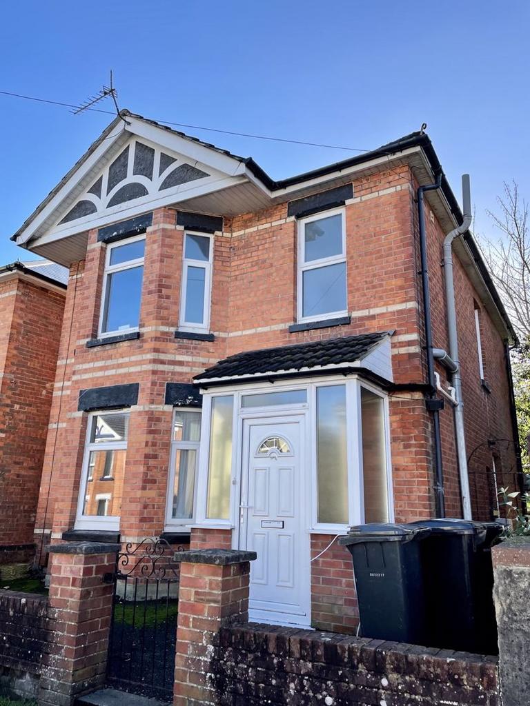 Four bedroom Detached House - Walking... 4 bed detached house for sale ...