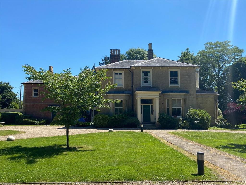 Broadlands Park, Hampshire SO51 2 bed flat - £1,400 pcm (£323 pw)