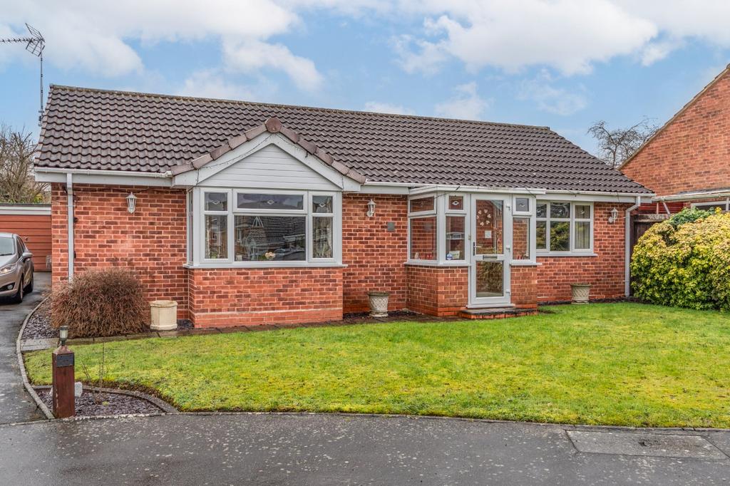 Illshaw Close, Winyates Green... 3 bed bungalow - £350,000