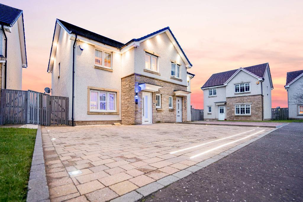 Penicuik Drive, Carntyne, G32 6FD 3 bed semi-detached house for sale ...