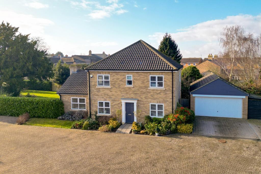 Cedar Close, Fenstanton, Huntingdon... 4 bed detached house for sale ...