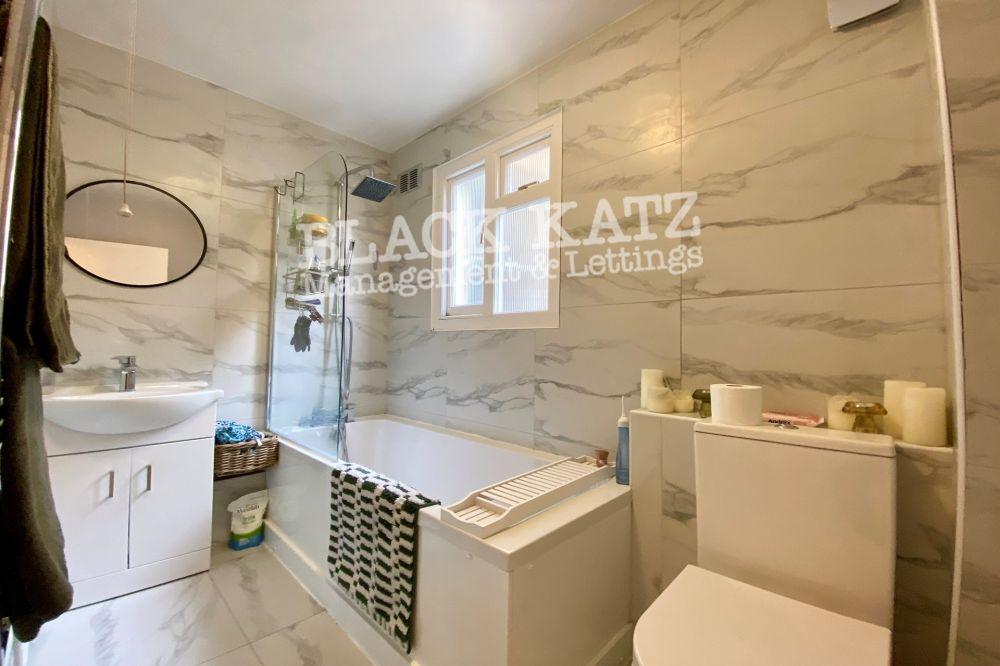 SE17 1 bed ground floor flat - £1,798 pcm (£415 pw)