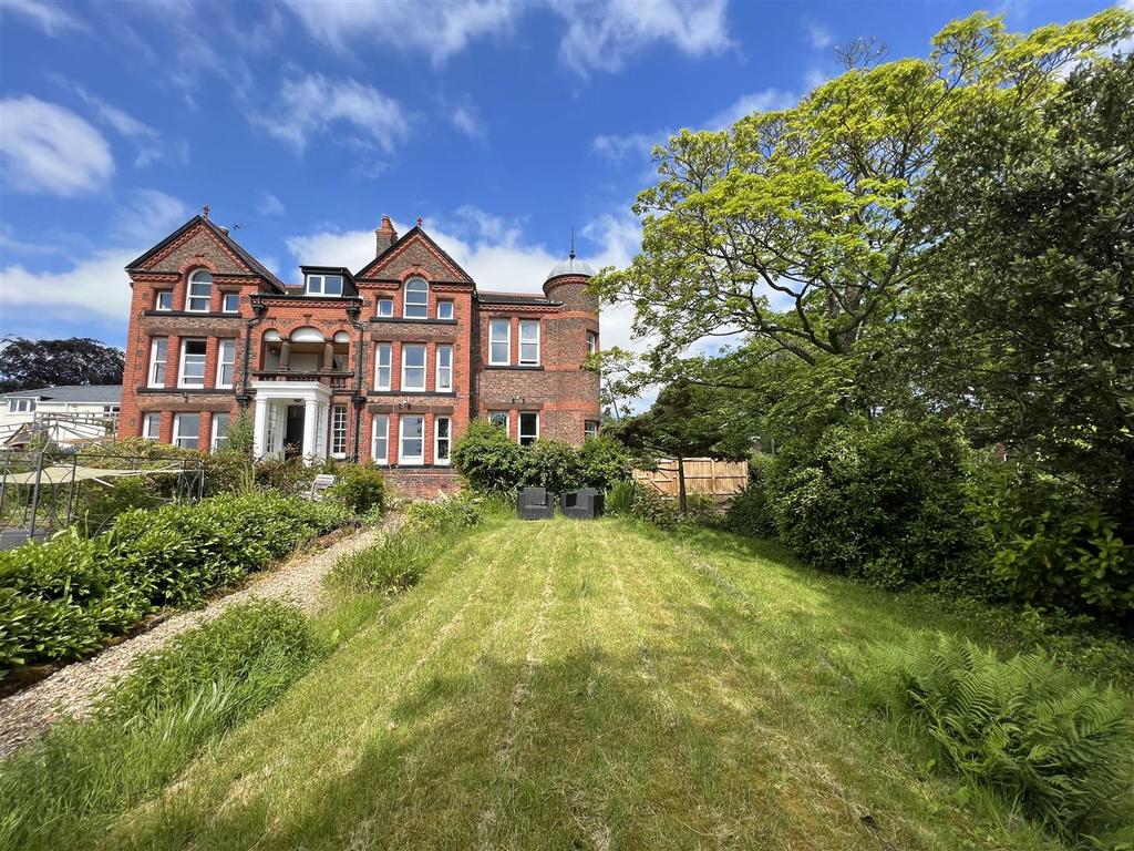 Farr Hall Drive, Lower Heswall 3 bed apartment to rent - £1,500 pcm (£ ...