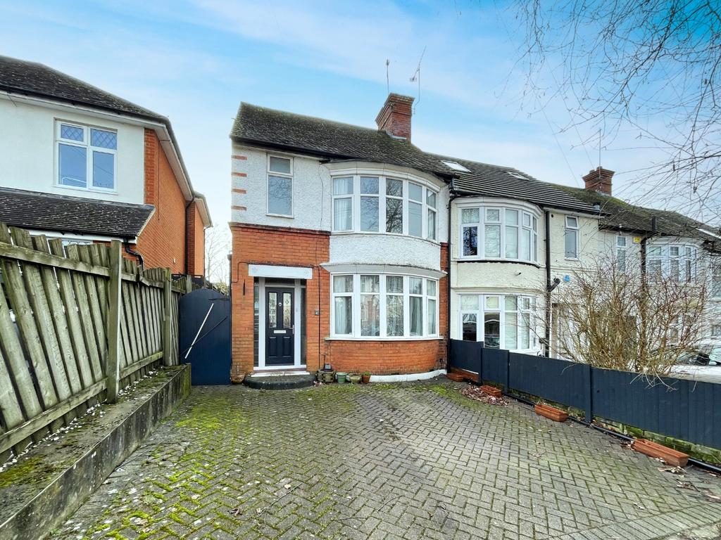 Wardown Crescent, Luton... 3 bed end of terrace house - £360,000