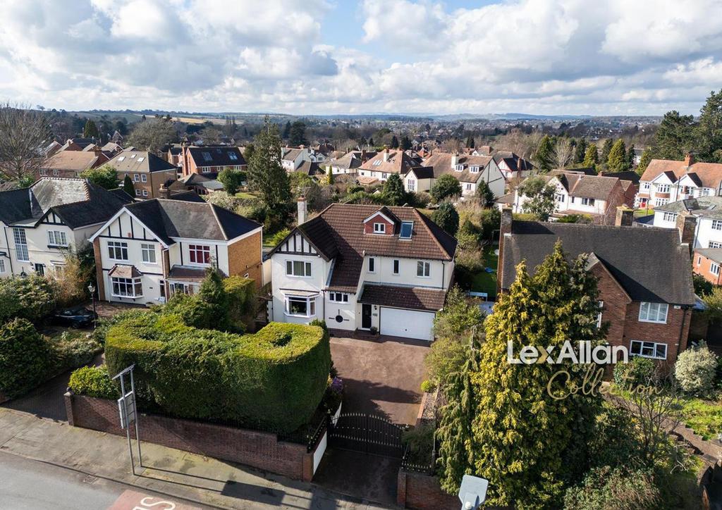 Ham Lane, Stourbridge 5 bed detached house for sale - £725,000