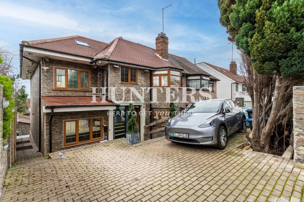 Paddock Road, London, NW2 5 bed semi-detached house for sale - £1,400,000