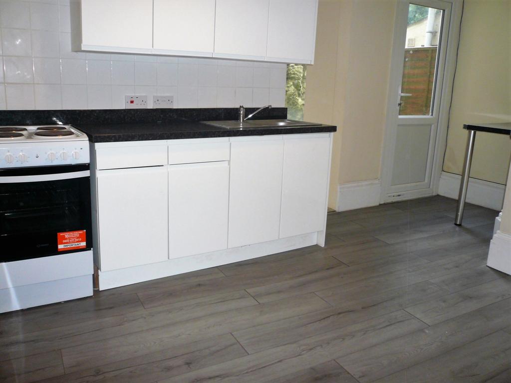 West End, Redruth TR15 1 bed flat - £750 pcm (£173 pw)