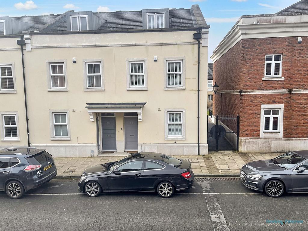 Main Street, Solihull B90 4 bed townhouse - £415,000