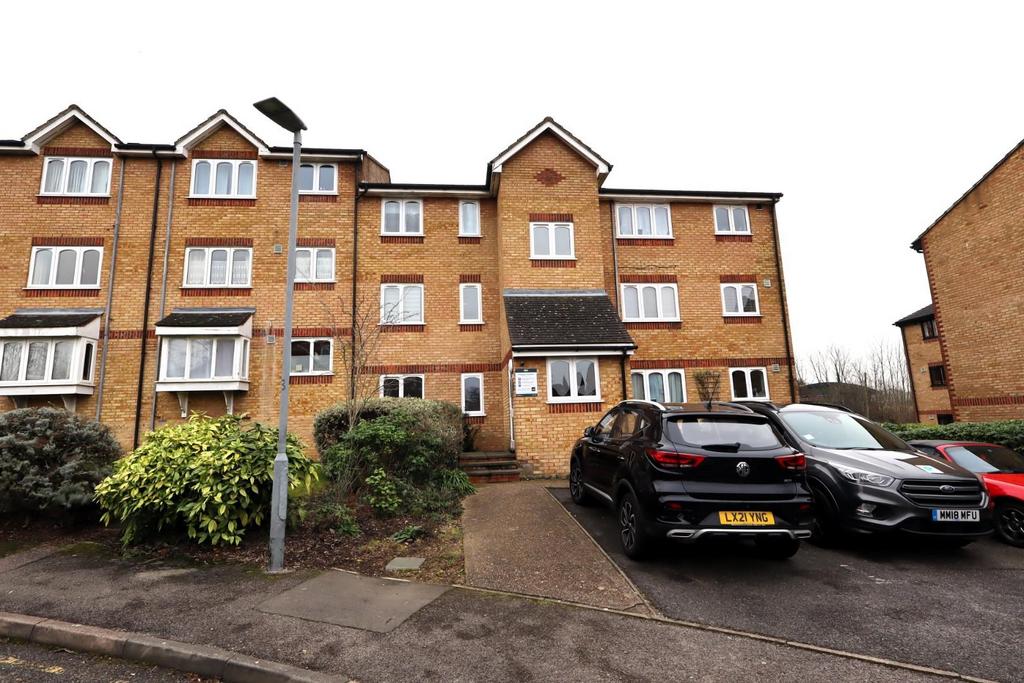 Chiswell Court, Watford WD24 Studio - £950 pcm (£219 pw)