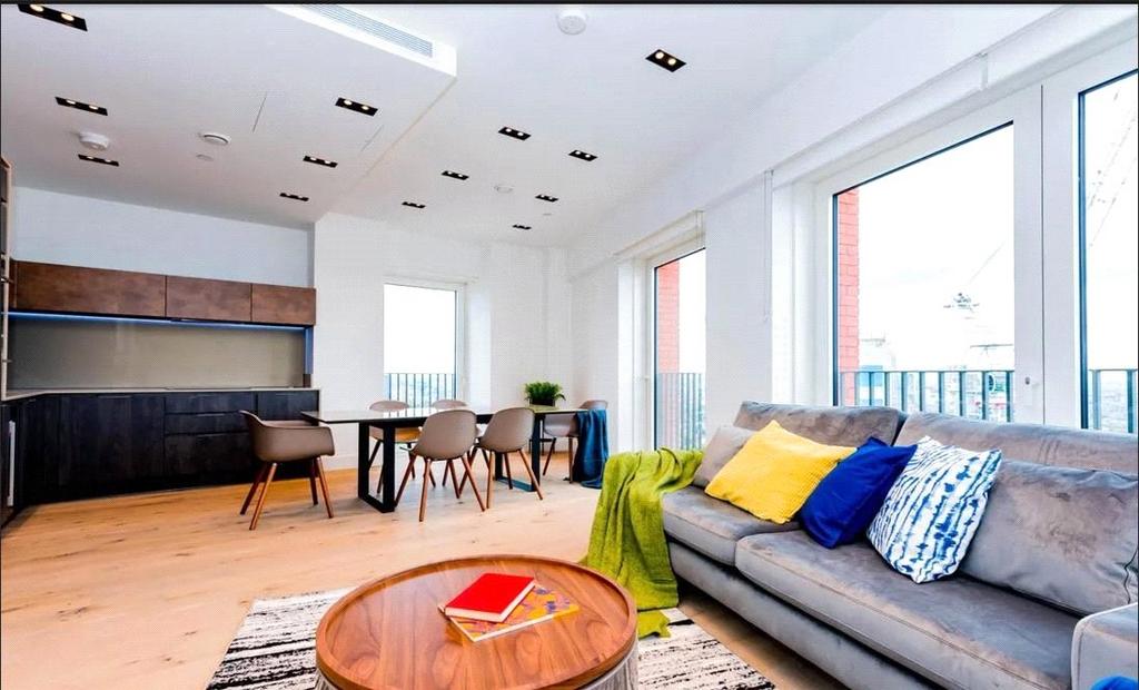Exchange Gardens, Keybridge, SW8 2 bed apartment - £4,333 pcm (£1,000 pw)