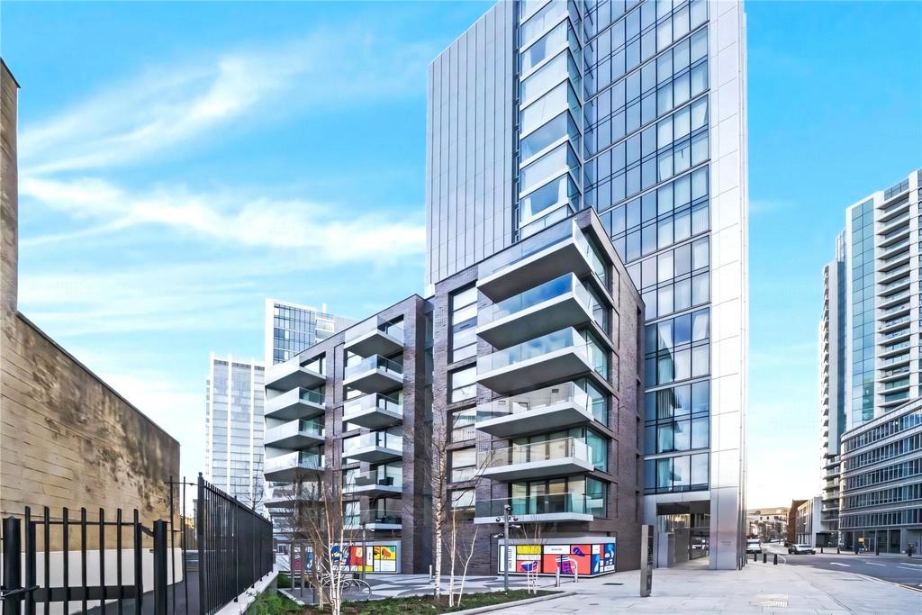 Meranti House, 84 Alie Street... 2 bed apartment - £3,750 pcm (£865 pw)