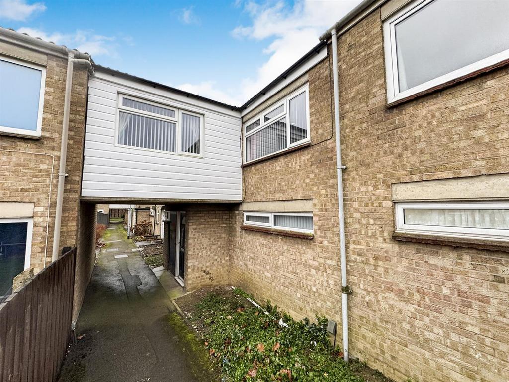 Jura Close, Corby NN17 4 bed terraced house - £235,000