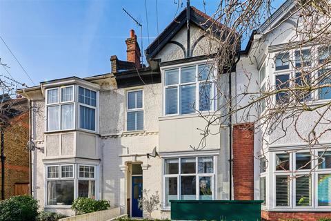 Houses for sale in East Sheen | OnTheMarket