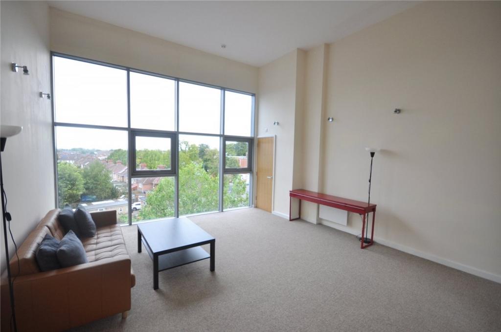 Paramount, Swindon SN1 1 bed apartment - £900 pcm (£208 pw)