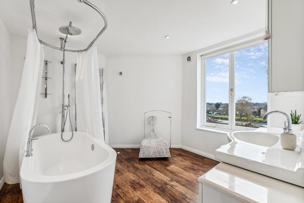 Hill Rise, Richmond, Surrey 3 bed maisonette to rent - £3,500 pcm (£808 pw)