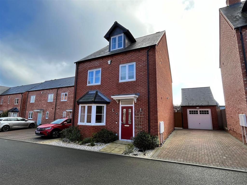 Rose Acre Close, Weedon, Northampton 4 bed house for sale - £450,000