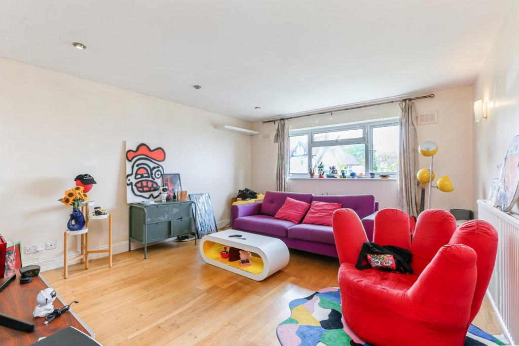 Canonbie Road, London 2 bed flat to rent - £1,700 pcm (£392 pw)