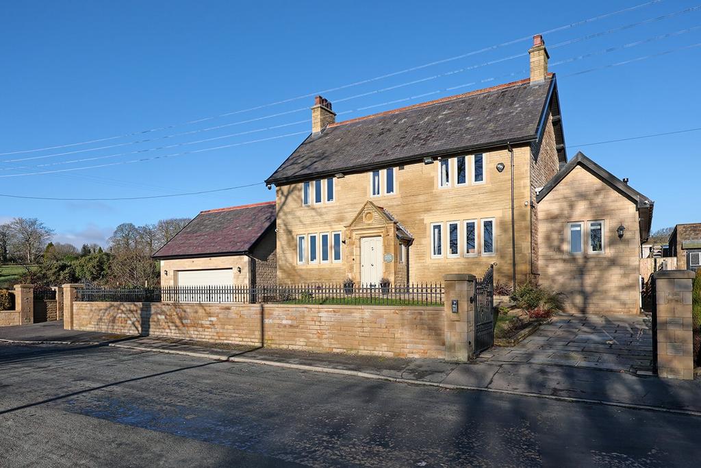 Wheatley Lane Road, Burnley BB12 4 bed detached house for sale - £950,000