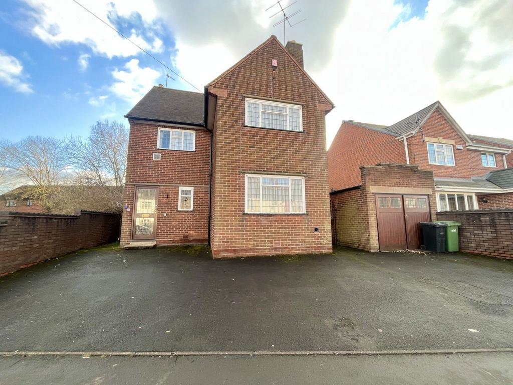 Mount Pleasant, Brierley Hill DY5 3 bed detached house for sale - £299,950