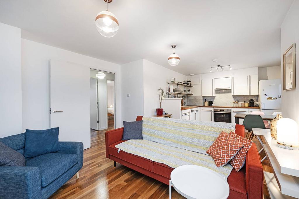 Cremer Street, Hoxton, London, E2 2 bed flat for sale - £575,000