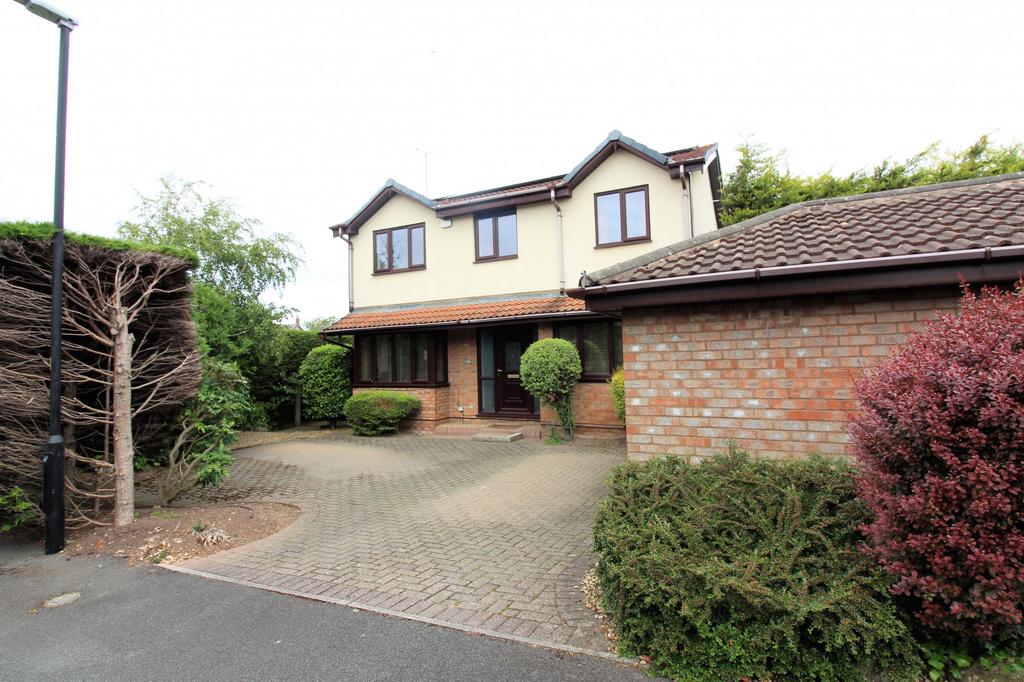 Elizabeth Close, Staining FY3 4 bed detached house - £395,000