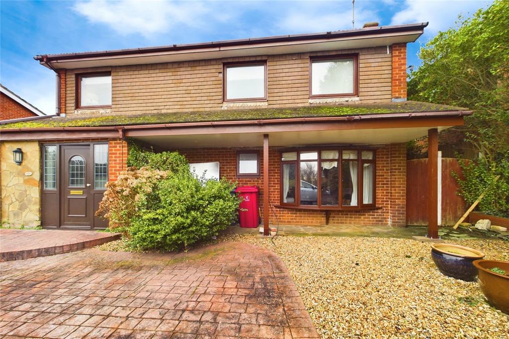 Fircroft Close, Tilehurst, Reading... 4 bed detached house for sale - £ ...