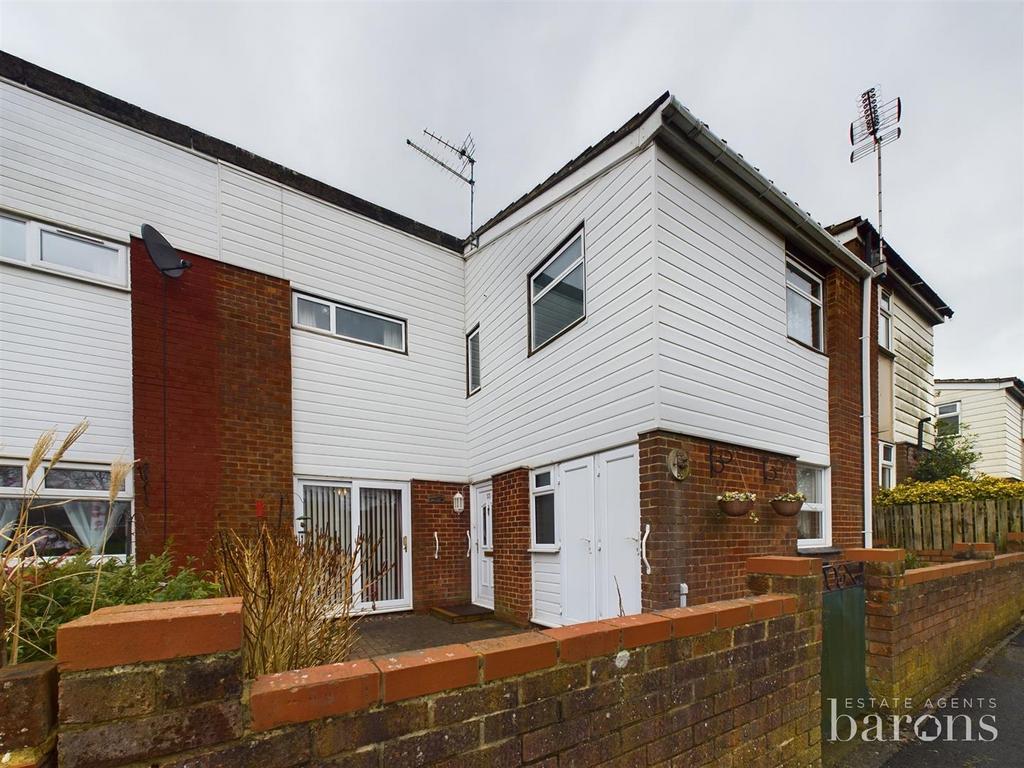 Lundy Close, Basingstoke RG24 3 bed terraced house - £300,000