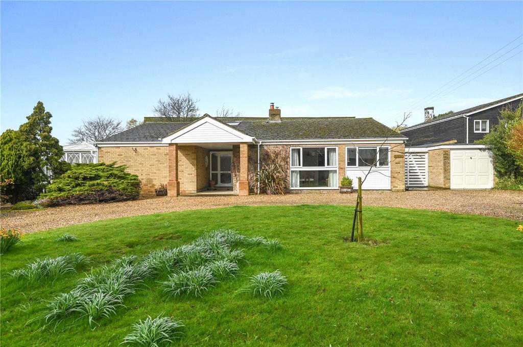 Rectory Close, Buckland, Buntingford... 4 bed bungalow - £750,000