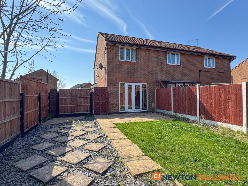 Cardinal Hinsley Close, Newark NG24 2 bed end of terrace house for sale ...