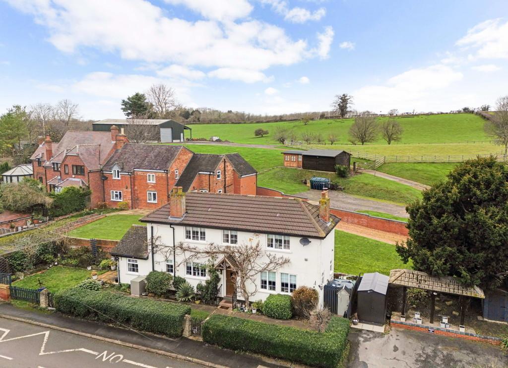 Ashorne 3 bed cottage - £425,000