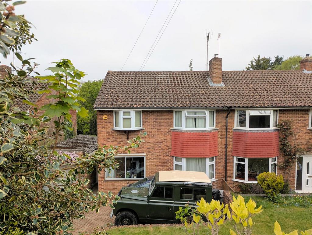 Kindersley Way, Abbots Langley 3 bed semi-detached house for sale - £ ...