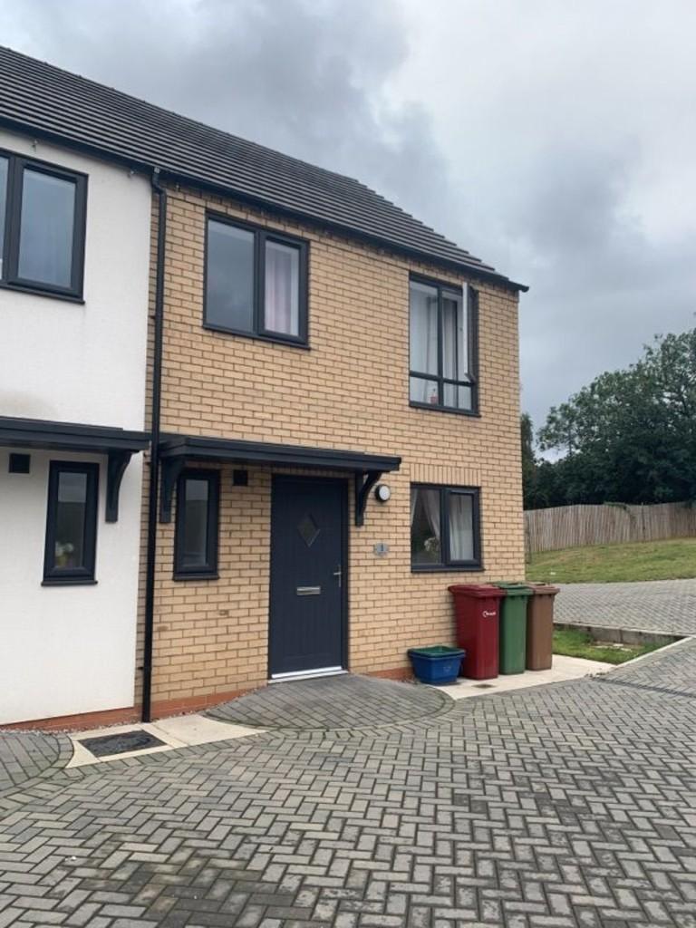 Berry Court, Scunthorpe 3 bed end of terrace house to rent - £825 pcm ...