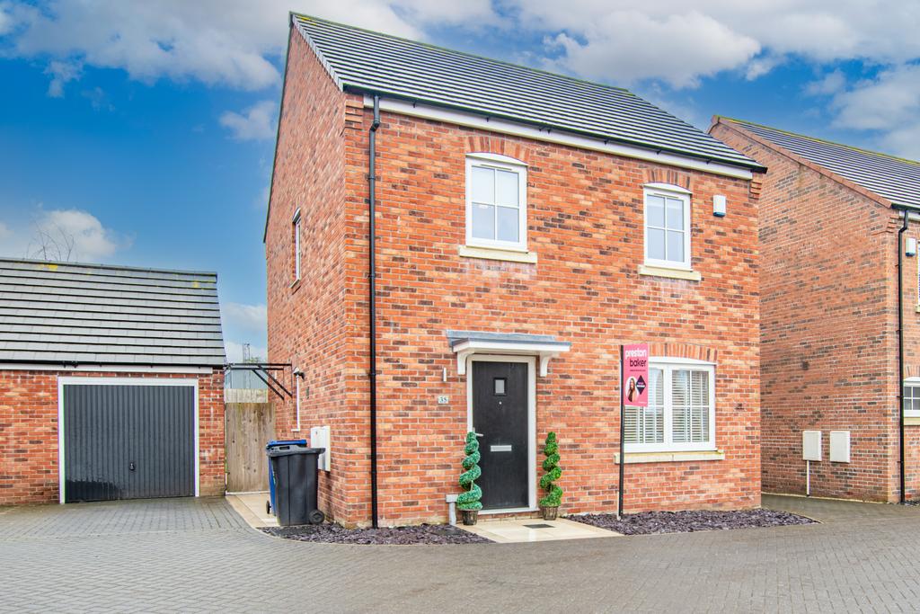 Kirk Sandall, Doncaster DN3 3 bed detached house - £225,000