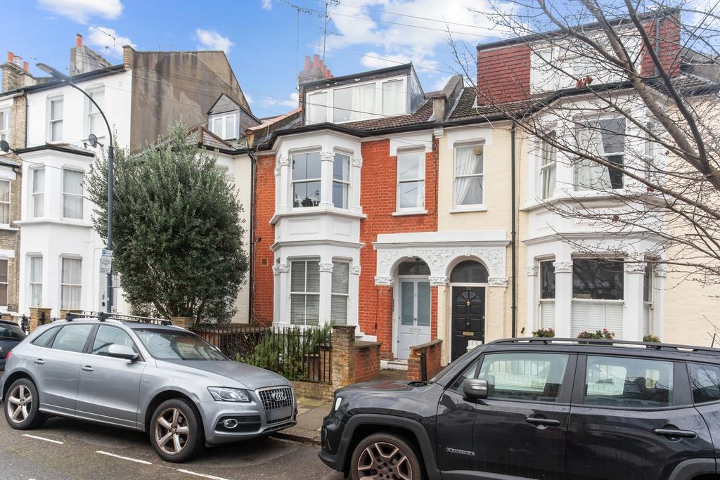 Dorville Crescent, W6 1 bed flat - £2,000 pcm (£462 pw)